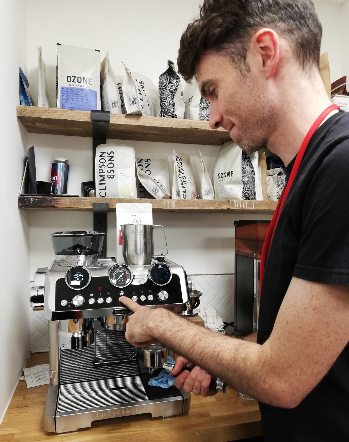 De’Longhi helps to support sustainable careers in the UK coffee ...