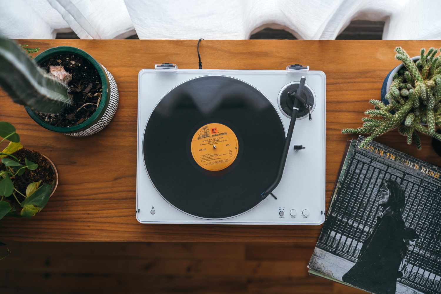 Audio-Technica releases 'ultimate beginner' turntable - ERT