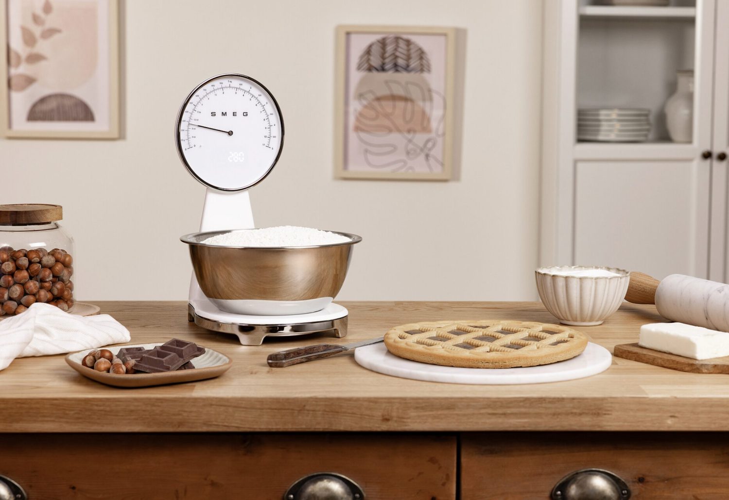Smeg reinstates retro kitchen design with new digital scales - ERT